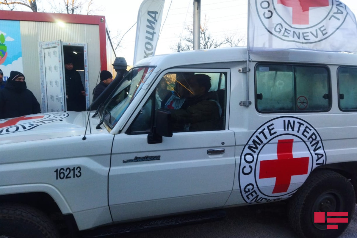ICRC vehicles unimpededly moved on Lachin road where protest action is ...