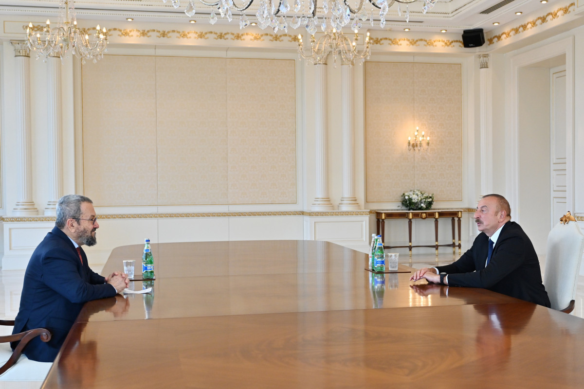 President Ilham Aliyev received former Prime Minister of Israel-UPDATED