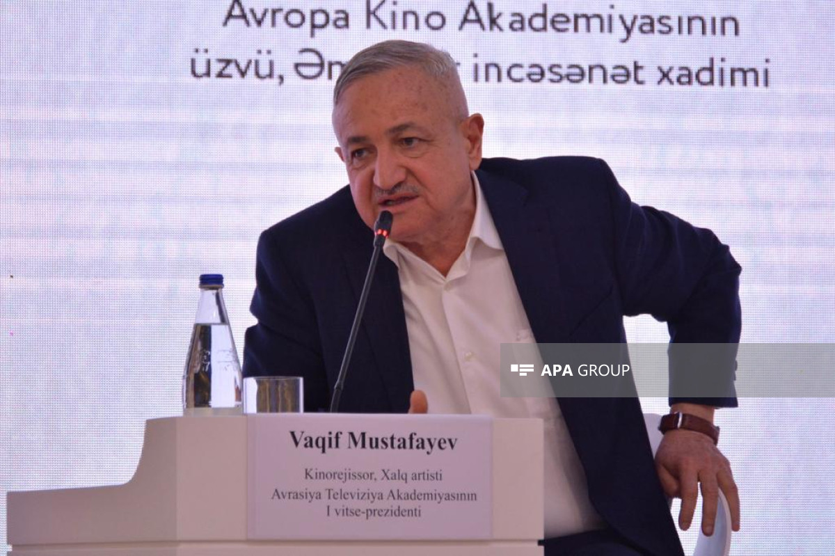 Vaqif Mustafayev: Nazir "Həyat, deyəsən, gözəldir" filminə baxıb güldü ...