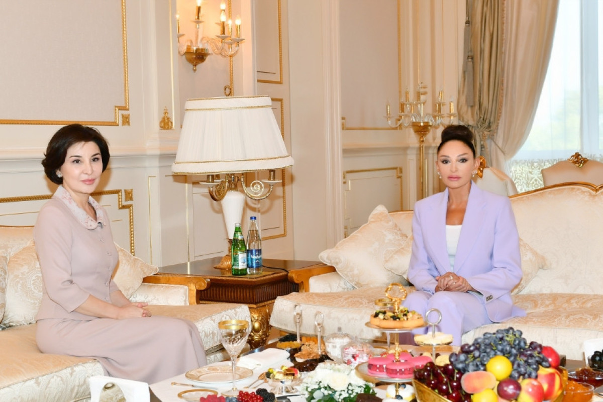 First Lady of Azerbaijan Mehriban Aliyeva met with First Lady of ...
