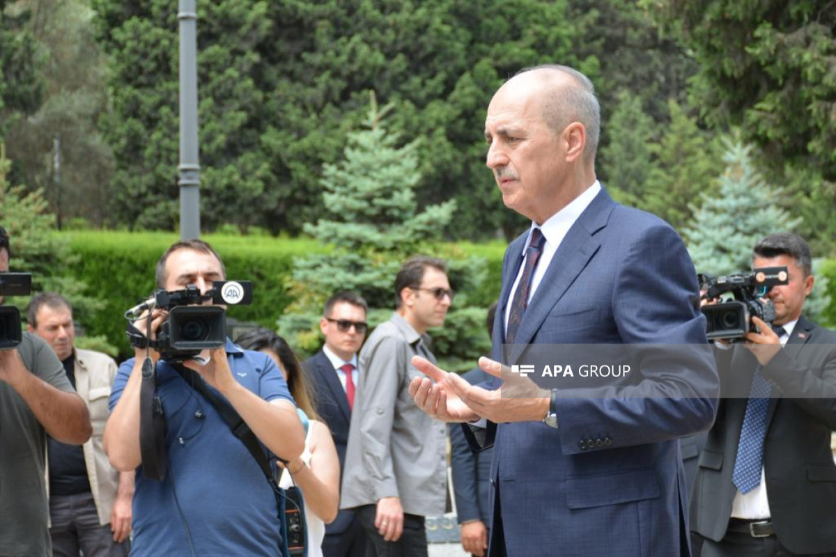 Chairman of Turkish Grand National Assembly visits Alley of Martyrs and ...